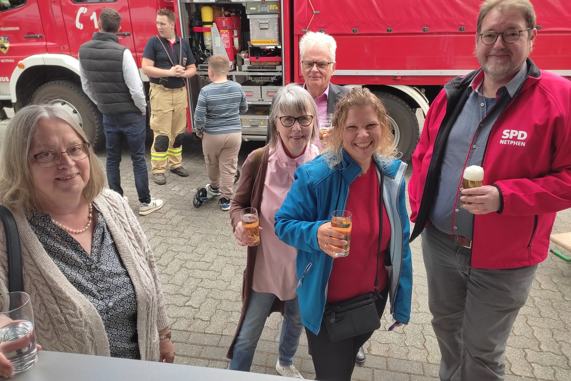 Gemeinsam beim Tag der Feuerwehr der Freiwilligen Feuerwehr Netphen ...