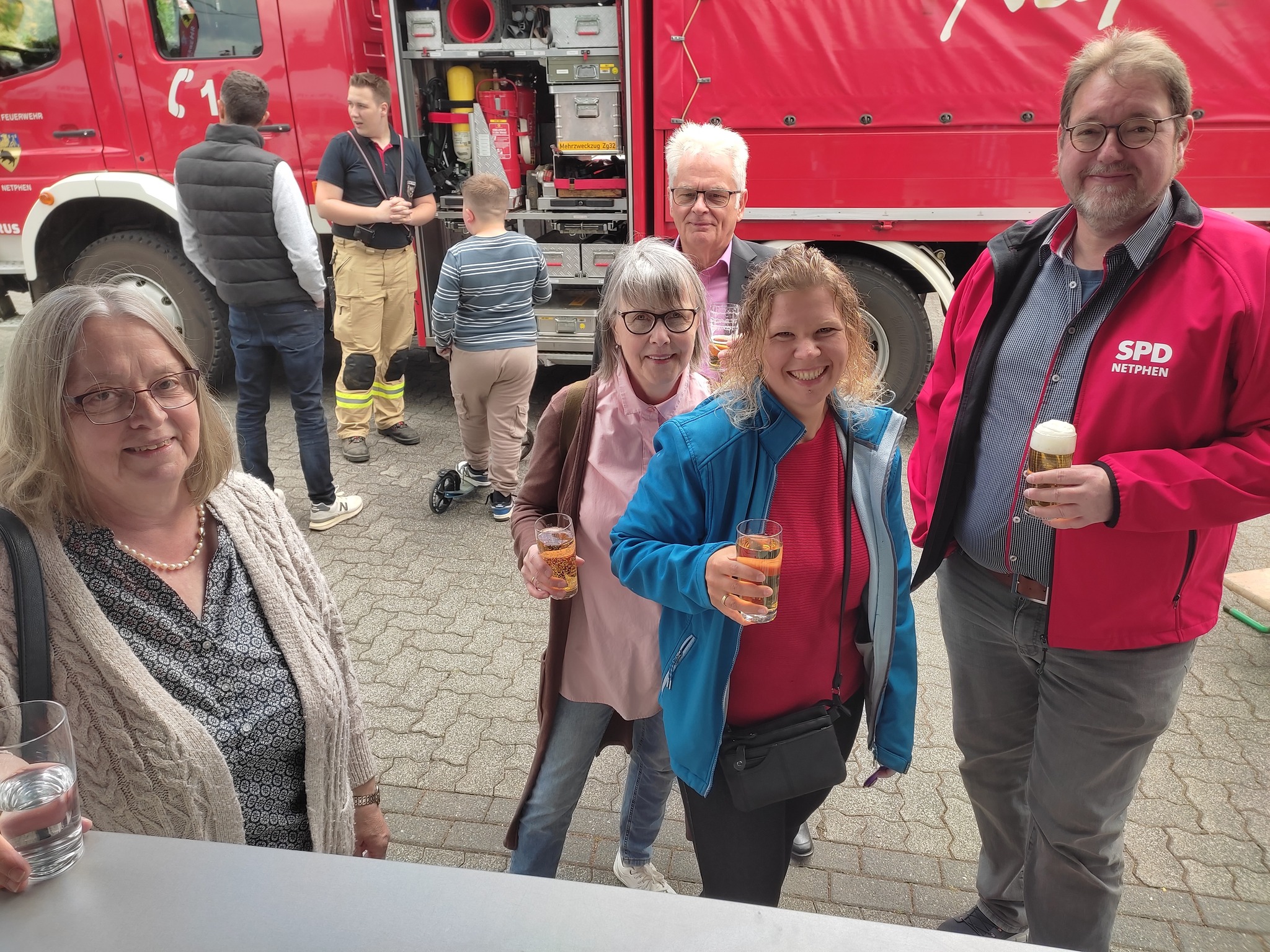 Gemeinsam beim Tag der Feuerwehr der Freiwilligen Feuerwehr Netphen ...